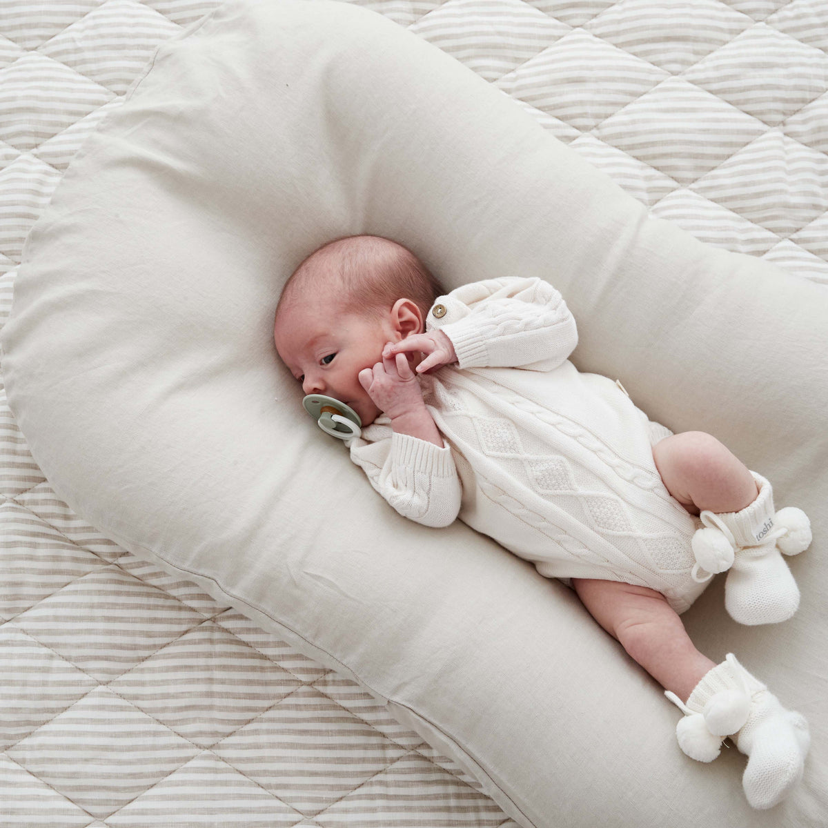 Newborn Essential Baby Lounger